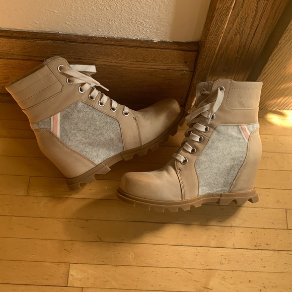 Sorel | Shoes | Sorel 3 Enclosed Wedge Heel With Flat Rubber Sole Lace ...